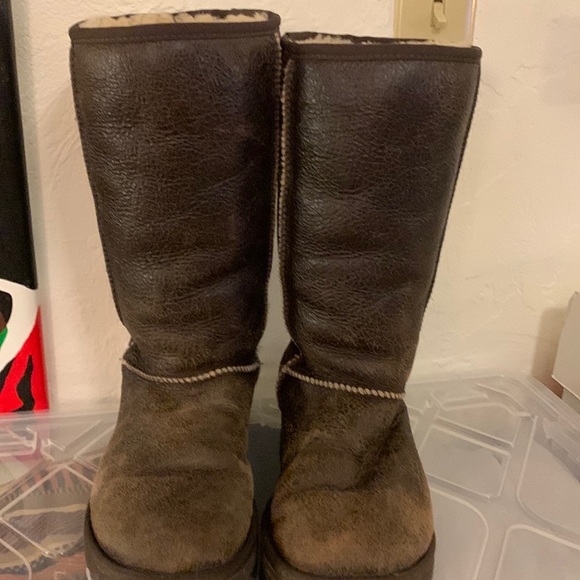 UGG | Shoes | Ugg Classic Tall Bomber Boot 584 Sheepskin Lined Leather ...